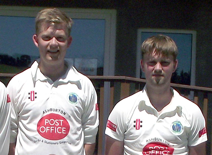 Tom Durman re-united with brother Dom back at Ipplepen | 'Tom bowls a ...