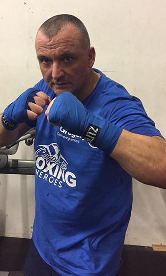 Former Devon keeper slips on new gloves for charity boxing bout - Devon ...